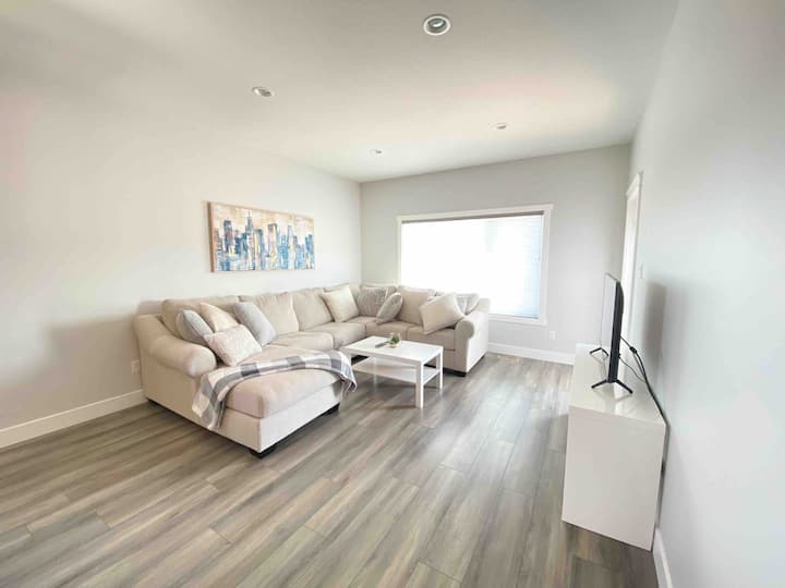 Modern Home In Beautiful Riverstone, Lethbridge W - Lethbridge