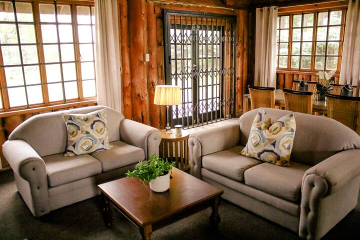 Log Cabin | River, Mountains & Trails | Pets - Underberg