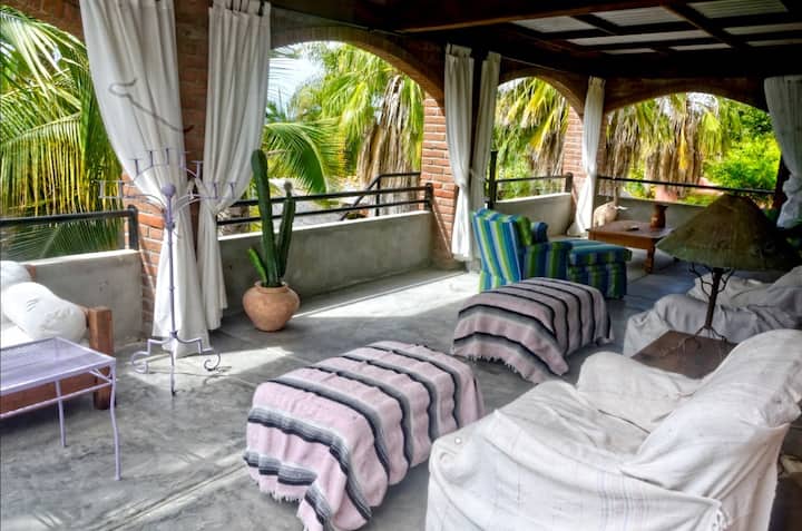 Ecological Posada, The Loft {1400sq} Starlink Wifi - Todos Santos
