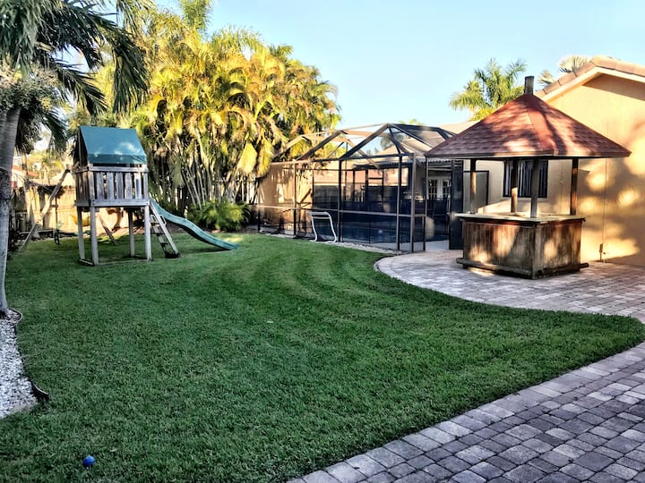 Casa De Gangi With Pool And Kids Play Ground! - Margate