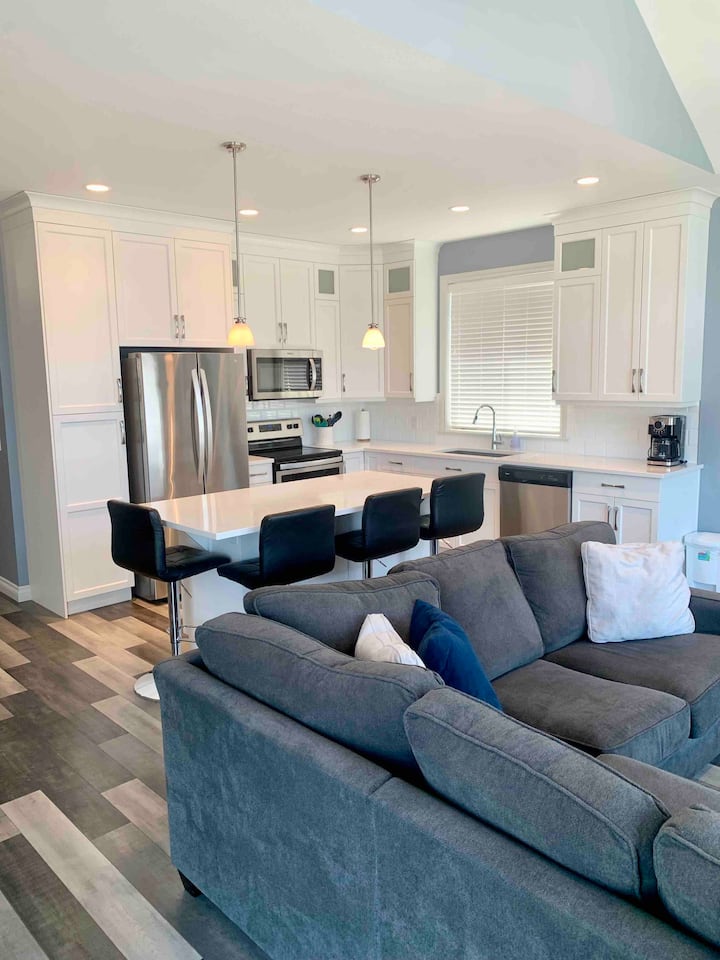 The Osoyoos Lake Breeze Cottage - Osoyoos