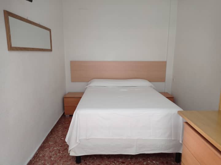 Habitación Para 3 Personas 40€ La Noche. - Paterna