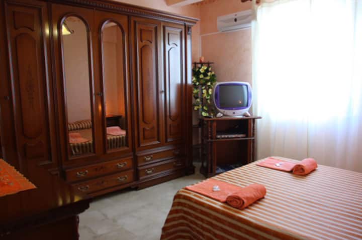 Casa Vacanza Holiday House  120 Mt Dalla Spiaggia - Cefalù