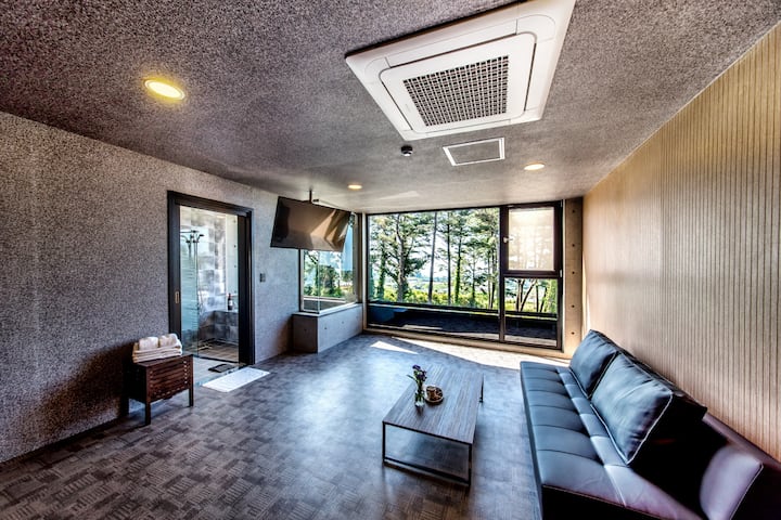 Family Jacuzzi(bathtub) Room, Ninespavill(나인스파빌) - Jeju