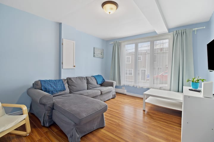 Easy Living Next To Victoria Park In Old West End - 세인트 존스