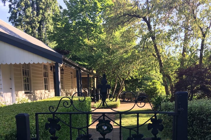 "The Birdsnest Cottage" Berrima - Moss Vale