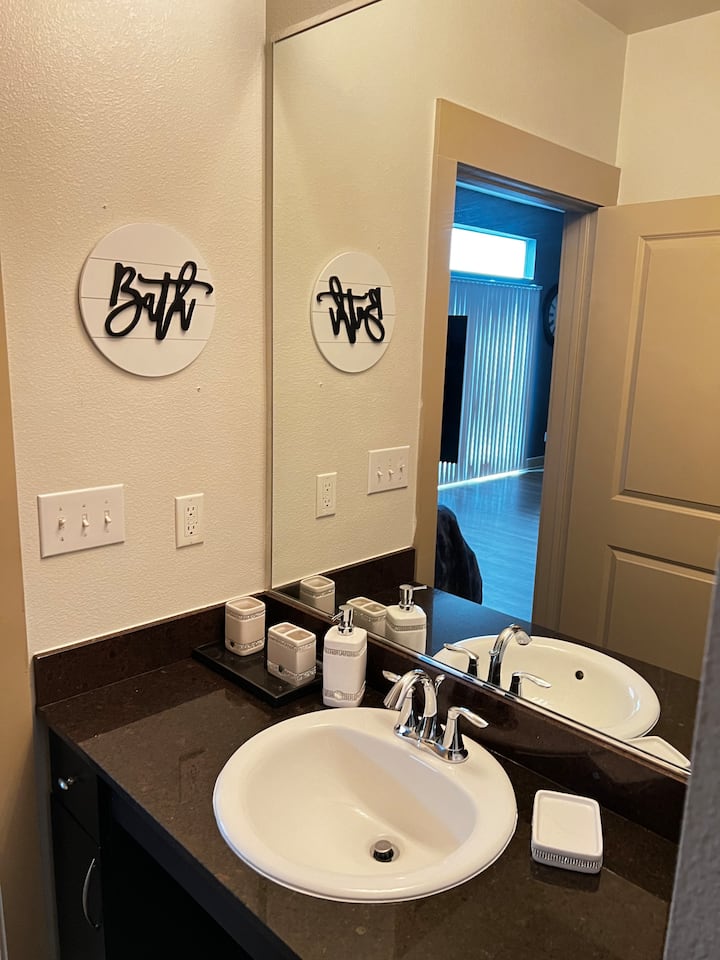 Modern 1bdr. W/pool View Near Downtown/deep Ellum - Dallas, TX