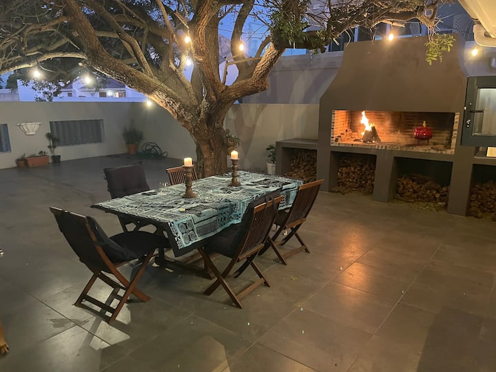 Hermanus Pet & Kid Friendly Ocean View Beach House - Hermanus