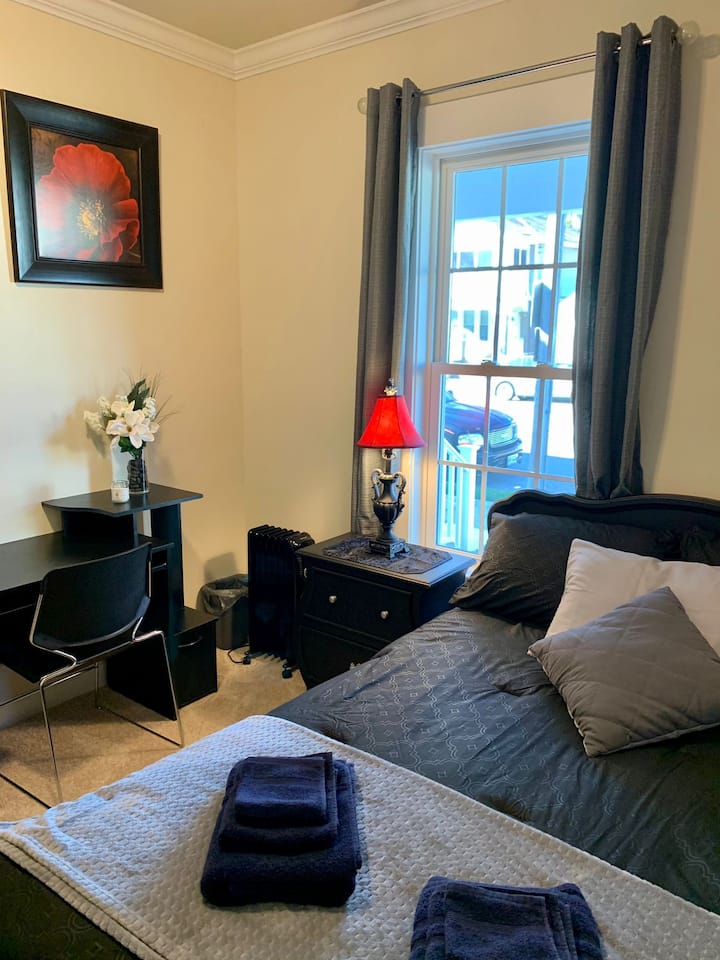 Private Room & Bathroom By Navy Base - Norfolk, VA