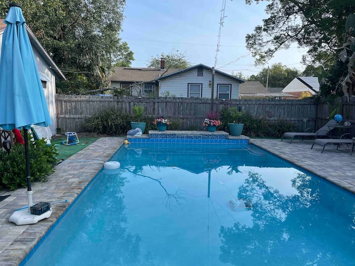 Private Bungalow With Pool/55” Tv - Jacksonville, FL