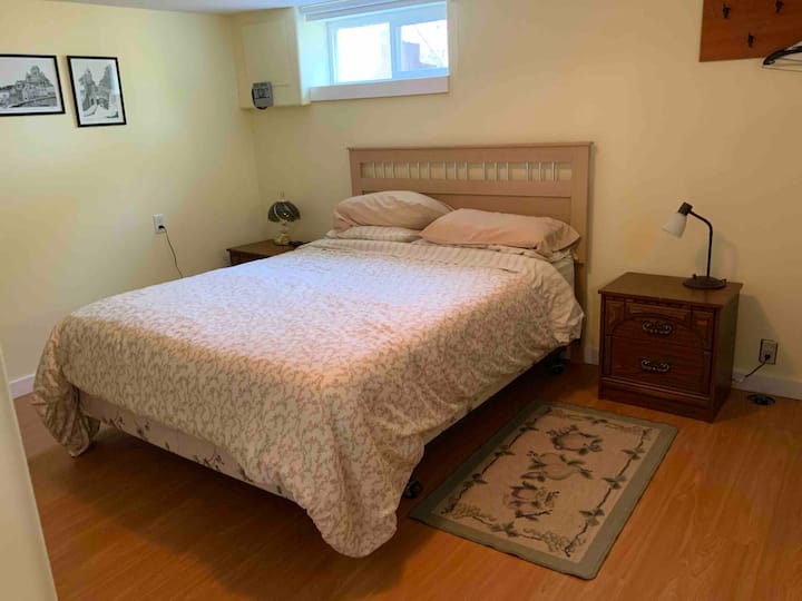 By The Quay B&byellow Room - Port Alberni
