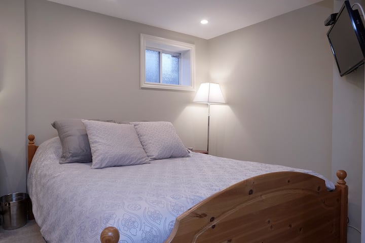 Apartment In Home - Oakville