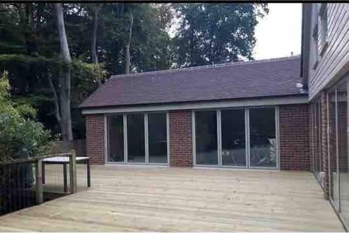 Private Annex  Bedroom, Lounge, En-suite & Utility - Henley-on-Thames