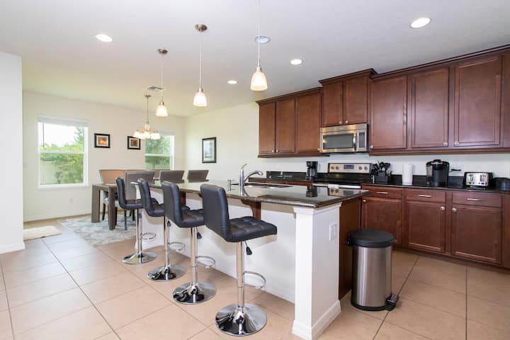 Gorgeous Two-level Home Sunshine Stylish - Kissimmee, FL