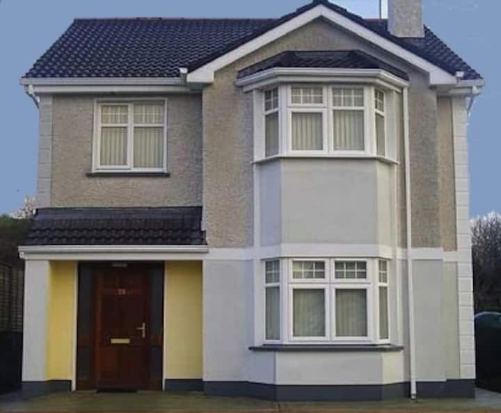 Superior Self Catering Accommodation + Parking - Ballina, Ireland
