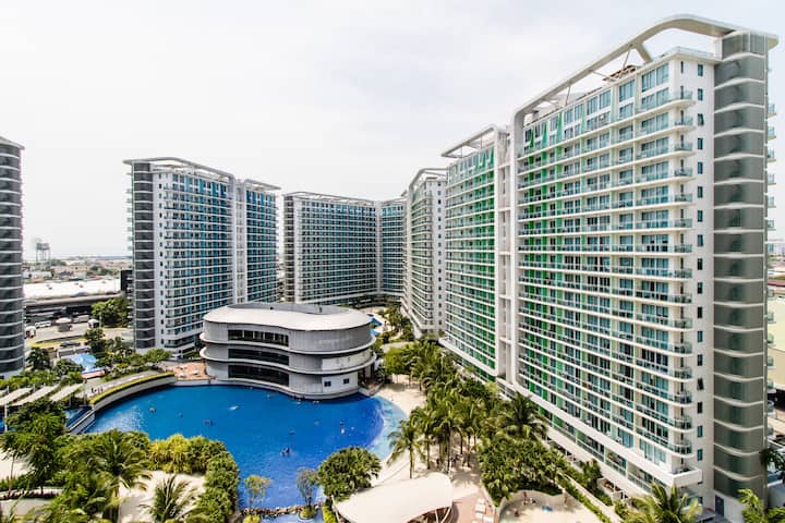 Azure Beachfront Condo The Paris Hilton Beach Club - Taguig