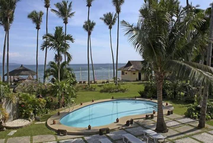 Beachfront Cottage With Veranda Facing The Sea - Puerto Galera