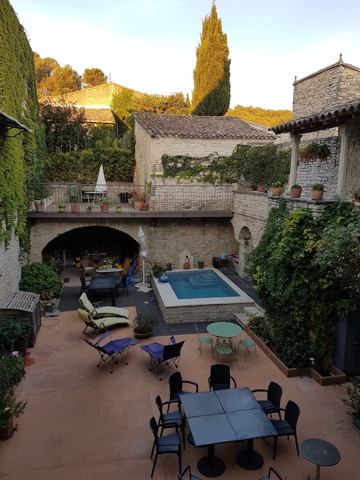 Grand Appartement Dans Demeure Xviième Siècle - Calvisson