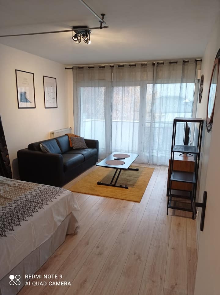 L'appartement D'honoré, Netflix Canal+ Dazn Offert - Corbeil-Essonnes