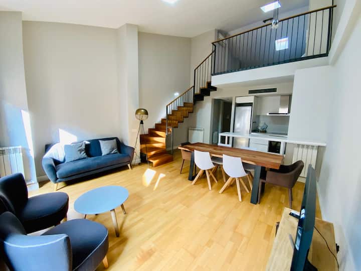 Espacioso Y Elegante Dúplex En El Centro De Girona - Girona