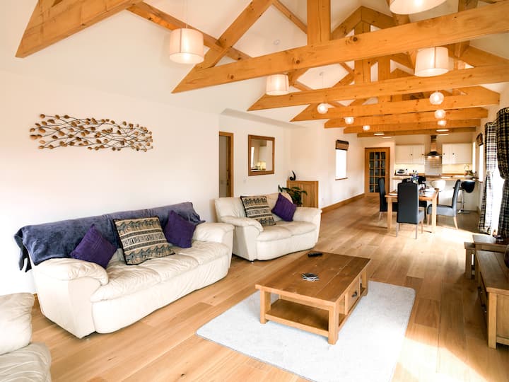 Distillery(the Stables) With Private Hot Tub - Powfoot