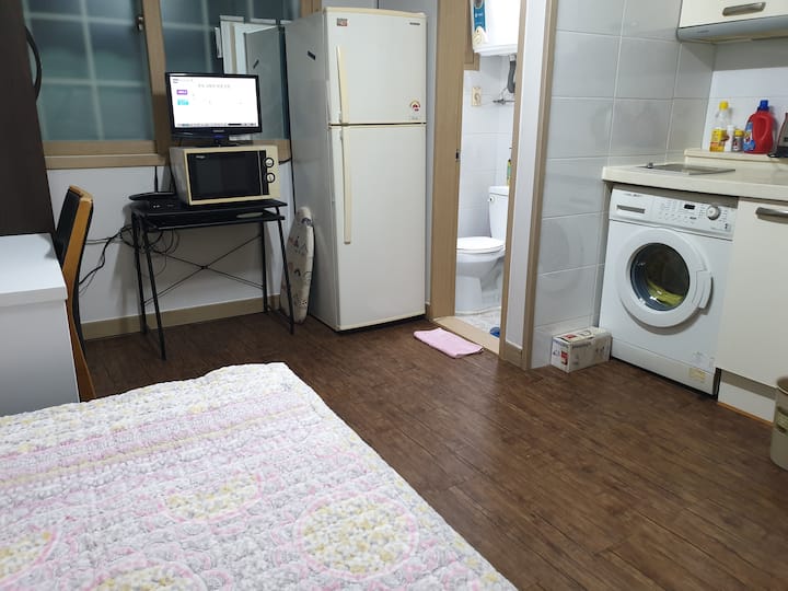 Foyu 303 Apart~ With A Room For Longstay Nr Subway - South Korea
