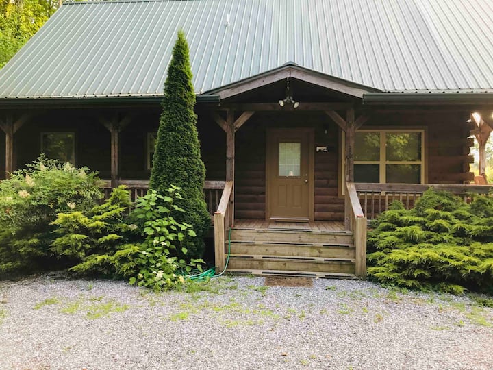 The Windsong Log House - Bryson City, NC
