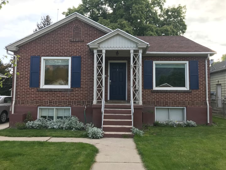 Cute 2 Bedroom House Close To Byu, Uvu, Freeway - Provo, UT