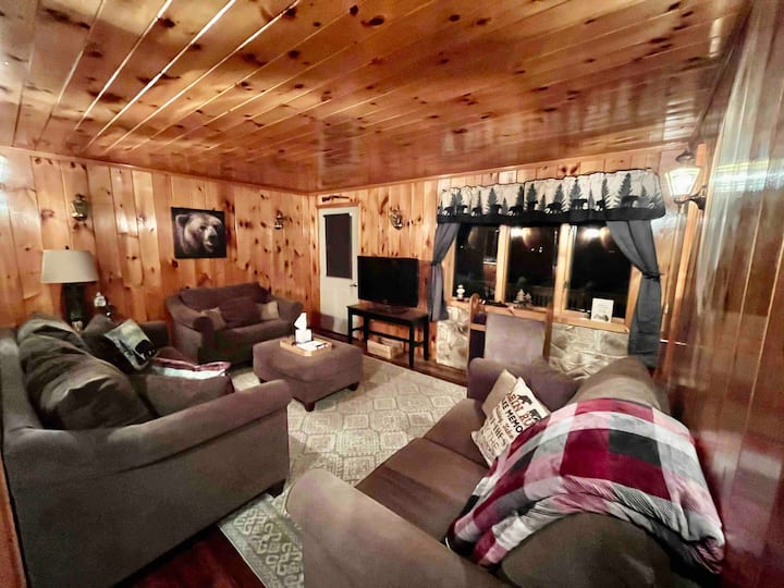 Cozy Great North Woods Cabin! Walk To Akers Pond! - New Hampshire (State)