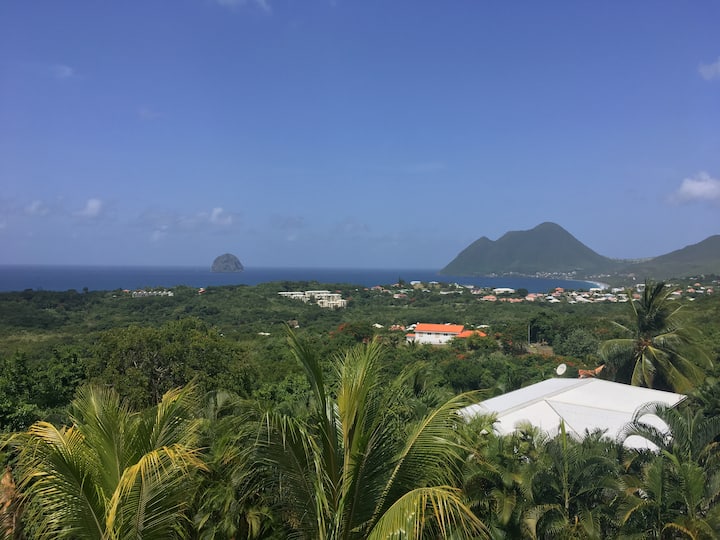 Petit Bungalow Au Diamant - Martinique
