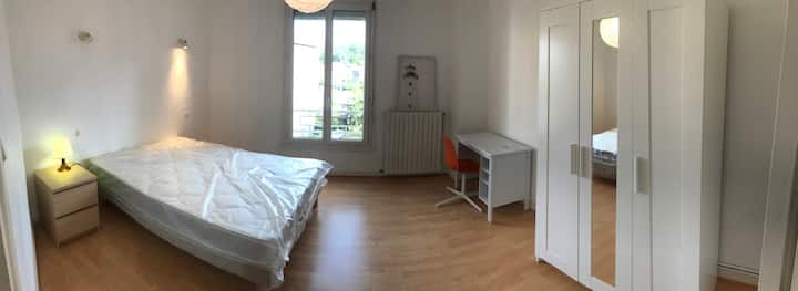 Chambre Dans Grand Appartement De 80m2 - Annonay