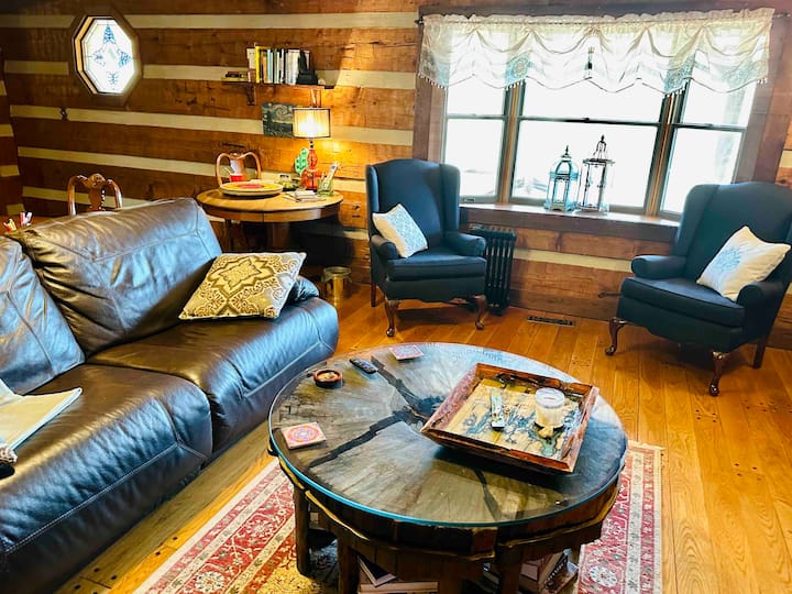 Fork Inn's Log Cabin Mushroom #2 Opt Hottub Lc2 - Fairview, TN