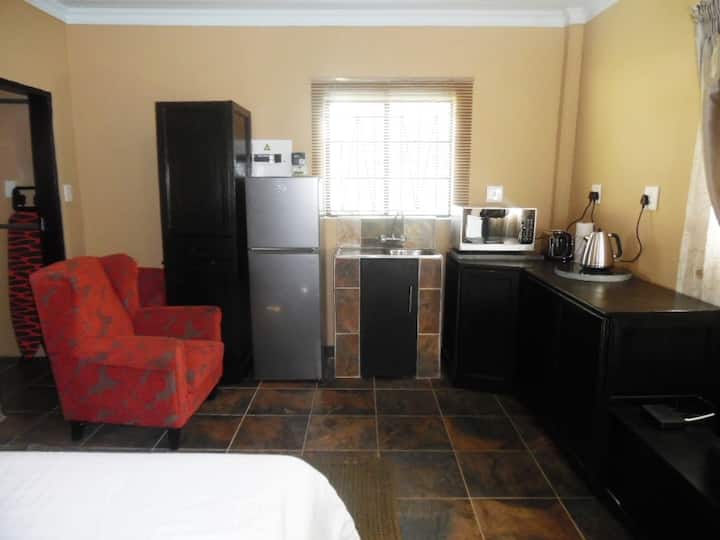Cosy Rural Cottage - Tembisa