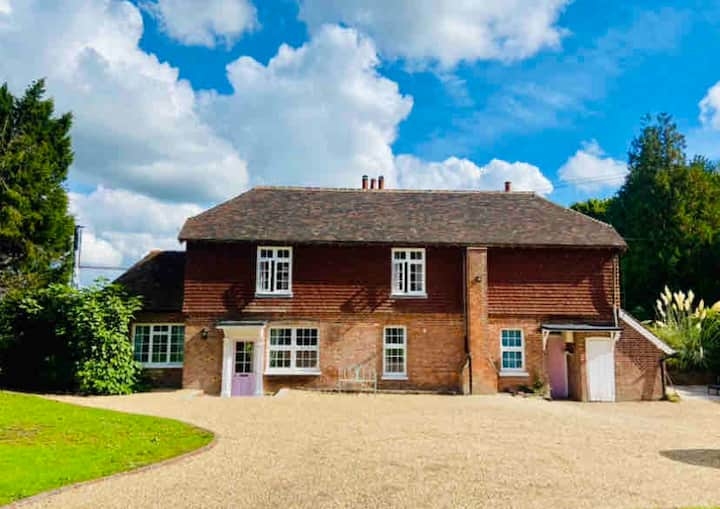 Large House With Own Tennis Court - 坦布里奇韋爾斯