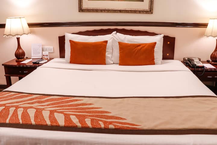 Luxurious Deluxe Rooms Near Wilson Point - Mahabaleshwar