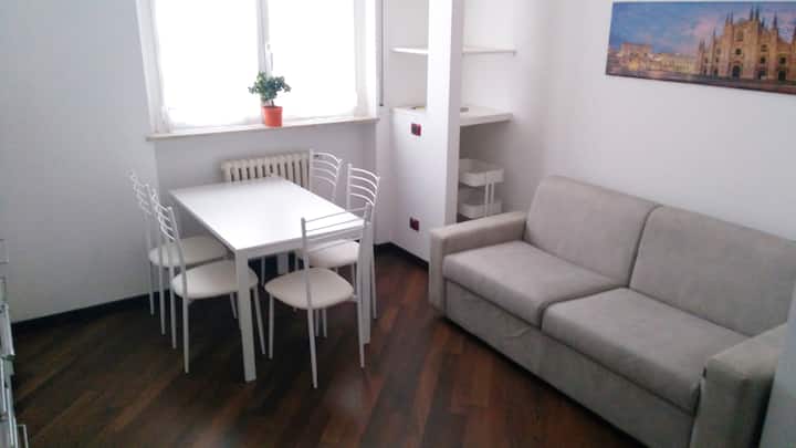 Mini White Home, 3 Stops From Airport Milan Linate - Milan