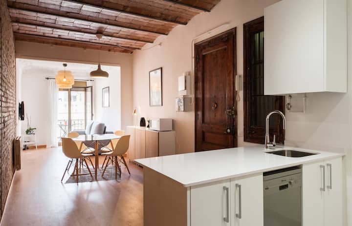 Modern And Stylish Apartment In Poble Sec - Barcelona