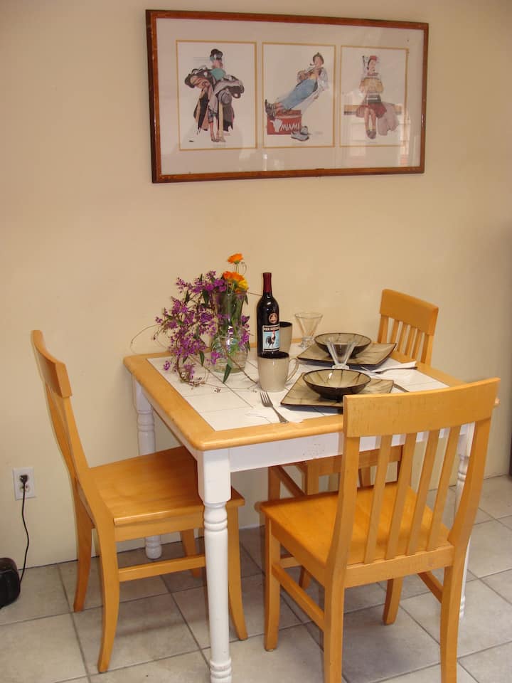 Lovely Garden Studio Guesthouse - Berkeley, CA