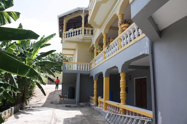 1 Queen Bed Room Studio With Private Bath Room - Granada