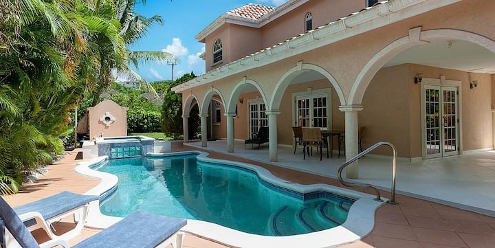 Beautiful Villa On The Prestigious West Coast - Barbados
