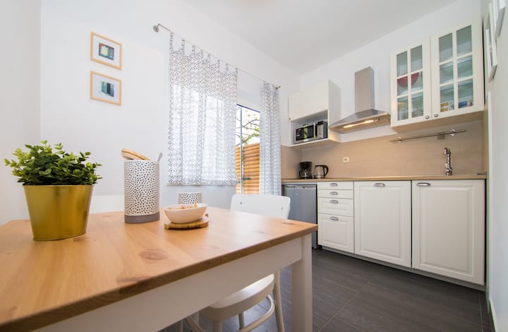 House Zambarlin, Apartment Domina - Comisa