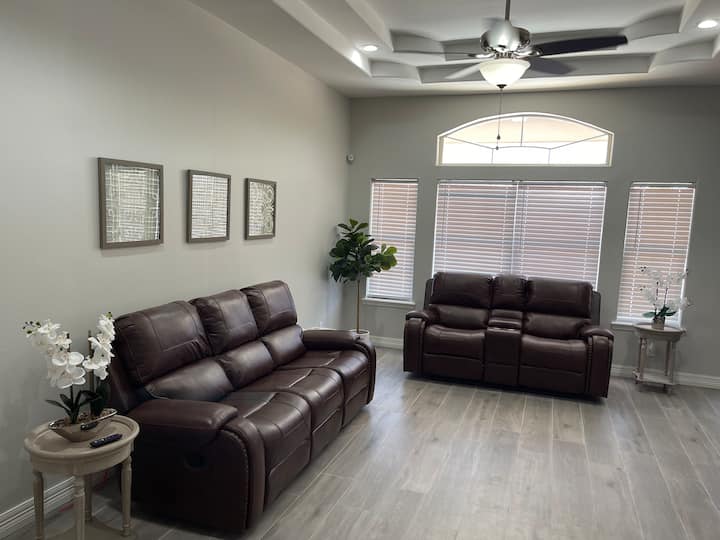 Min From Everything, Near Mcallen And Expressway - Pharr, TX