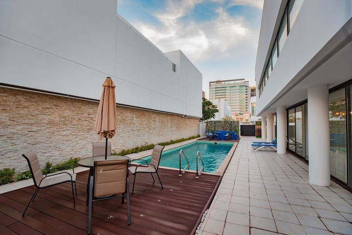 Designer Luxury 4bhk Pool Villa - Dubaï