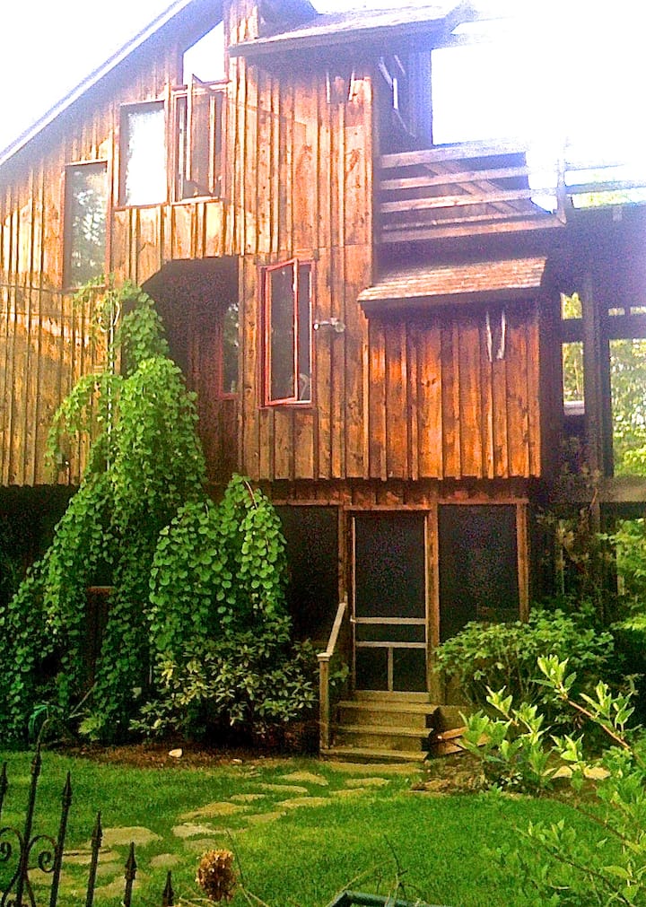 Hideaway In The Woods - Lenox, MA