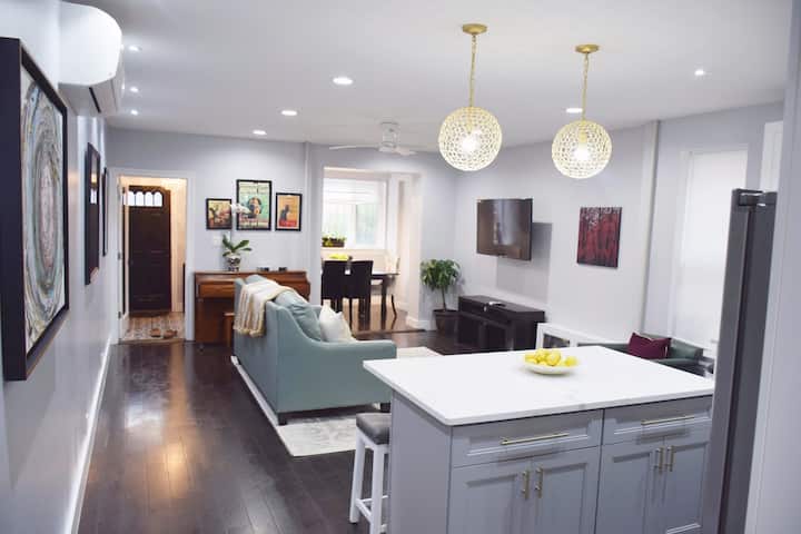 La Couronne - Sophisticated Spacious 3 Bdrm 2 Bths - New York