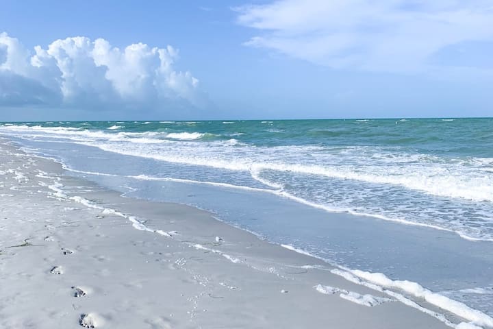 Treasure Island Beach Apartment #1 - Treasure Island, FL