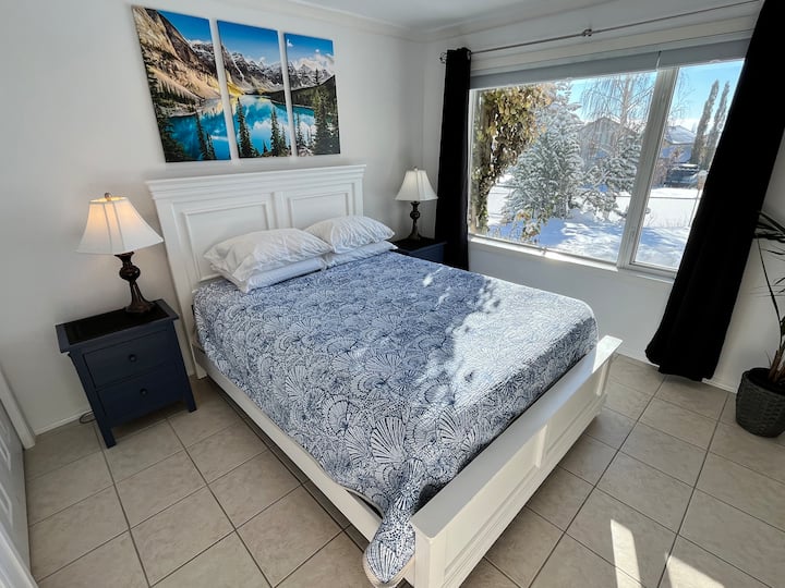 Private 2-bedroom Suite With Golf/mountain Views - Cochrane