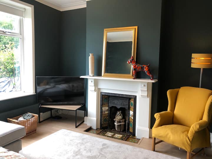 Semi-rural Village Luxury Near Manchester - Bury