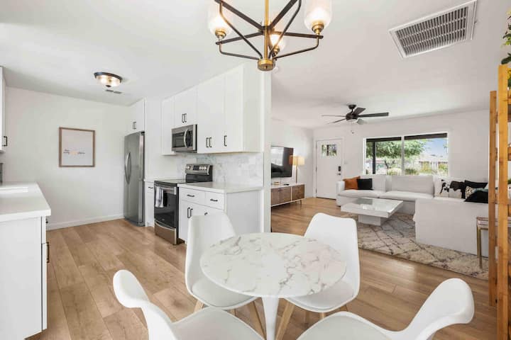 Great Location In The Heart Of Old Town! - Scottsdale, AZ