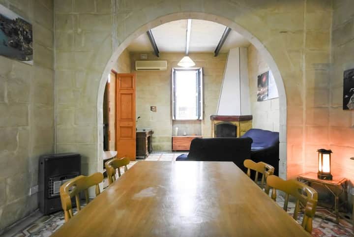 Room For 6 In A Charming Townhouse - Malta